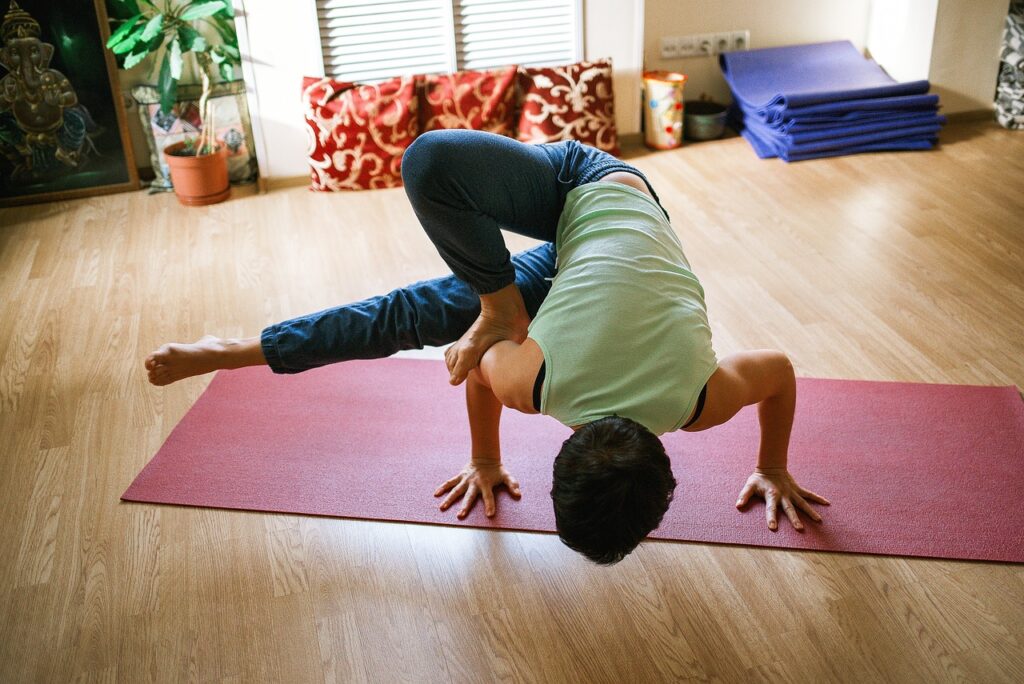 Beginner Yoga & Pilates Routine for Busy Women - Shieyes